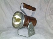 Batman : le Bat-signal steampunk